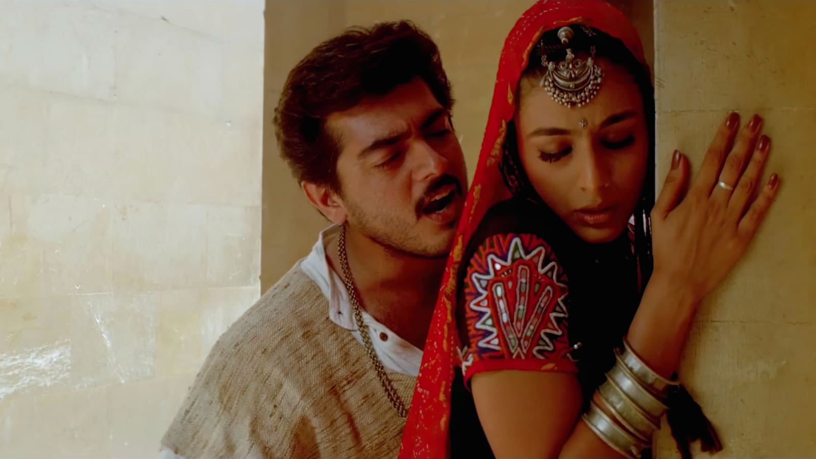 Kandukondain Kandukondain Tamil Movie Streaming Online Watch on Amazon, Youtube