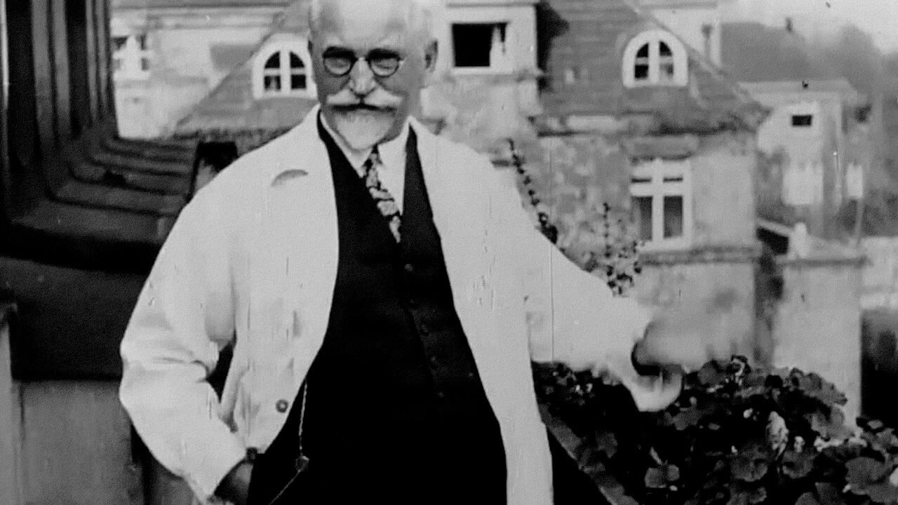 Alphonse Mucha Biography