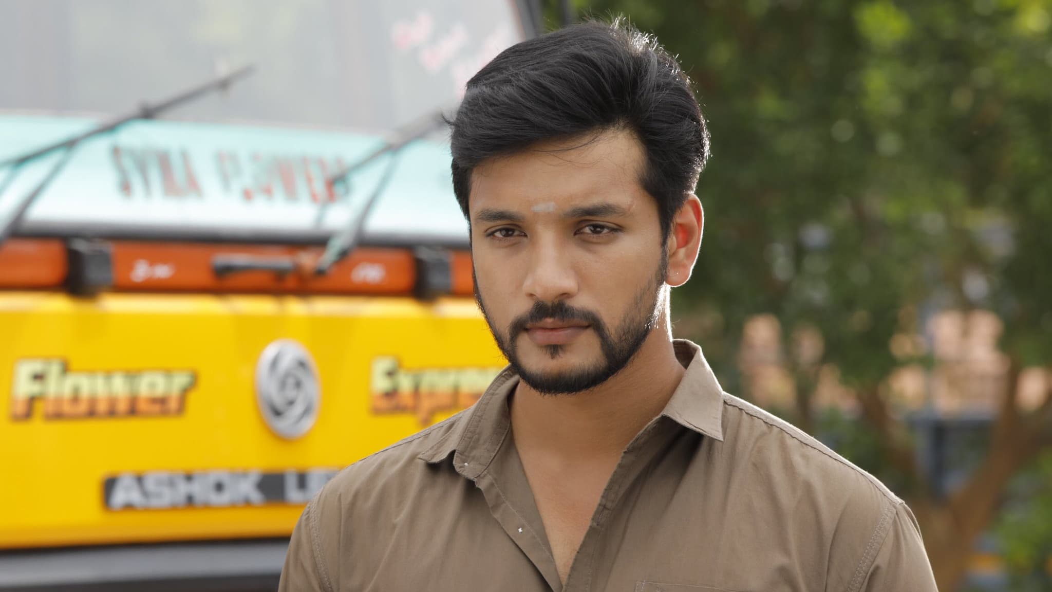 Anandham Vilayadum Veedu Tamil Movie Streaming Online Watch on Zee5