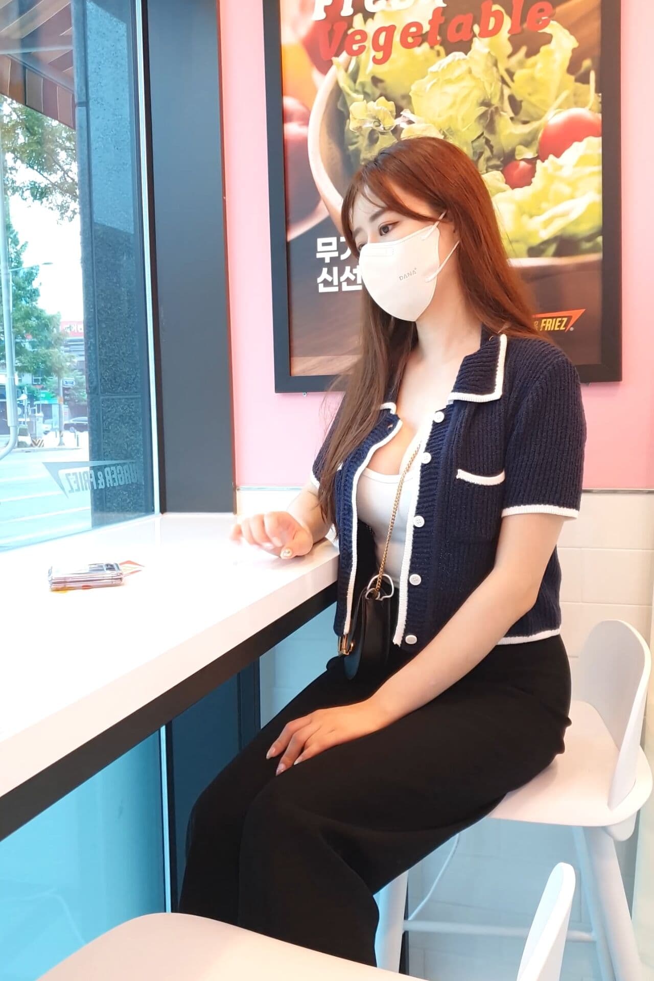 햄버거 기다리는중에 | WHILE WAITING A HAMBURGER | VLOG & MUSIC VIDEO | VROK | ARTLIST Movie Streaming ...