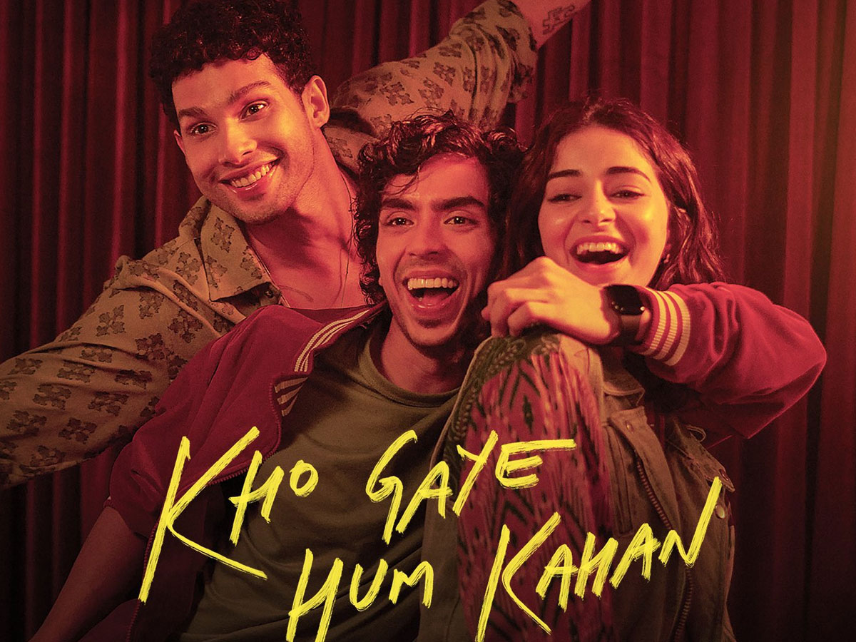 Kho Gaye Hum Kahan Movie Review - Entertaining And Relevant Drama